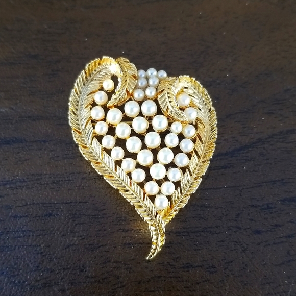 Lisner Jewelry | Jewelry | Vintage Lisner 96s Gold Tone Faux Pearl ...